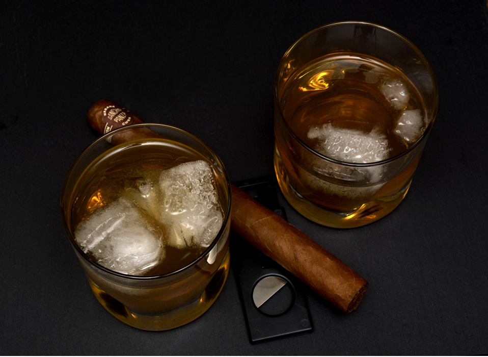 How to Infuse Cigars with Alcohol | Havana House